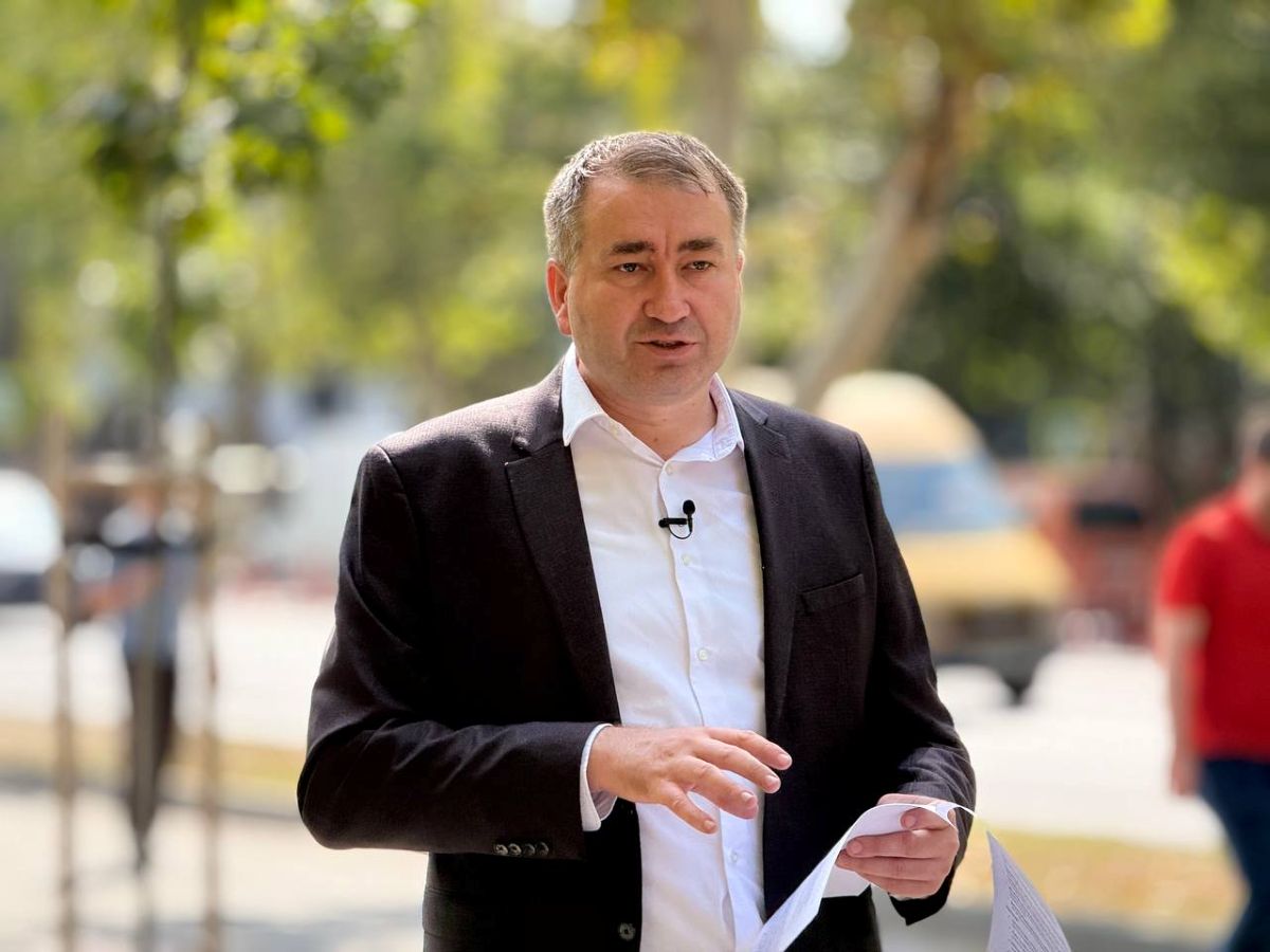 Cine este Denis Roșca, politicianul care vrea să dea lovitura cu ...