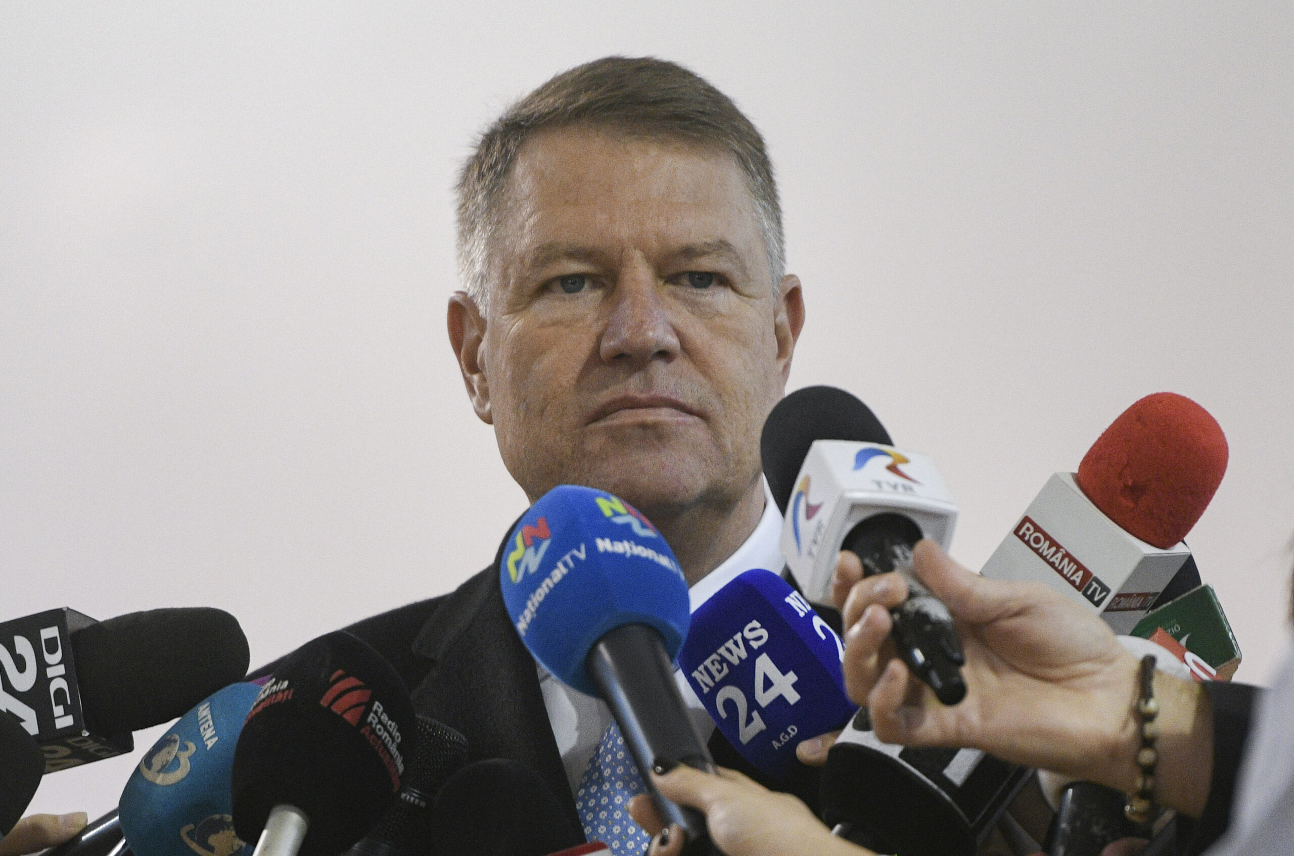 Problemele fiscale ale familiei Iohannis continuă. Primăria Sibiu le-a ...