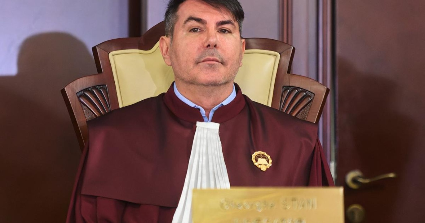 Judecătorul CCR, Gheorghe Stan, a intrat în concediu înainte de ședința ...